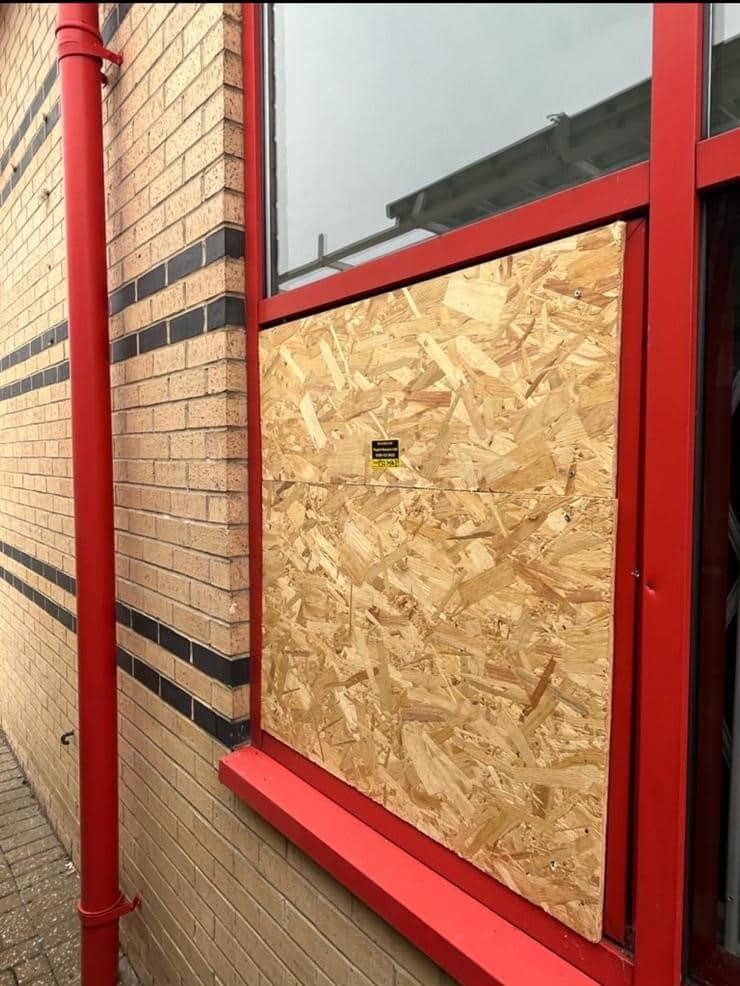 Emergency Boarding Up Windows – Emergency Glaziers